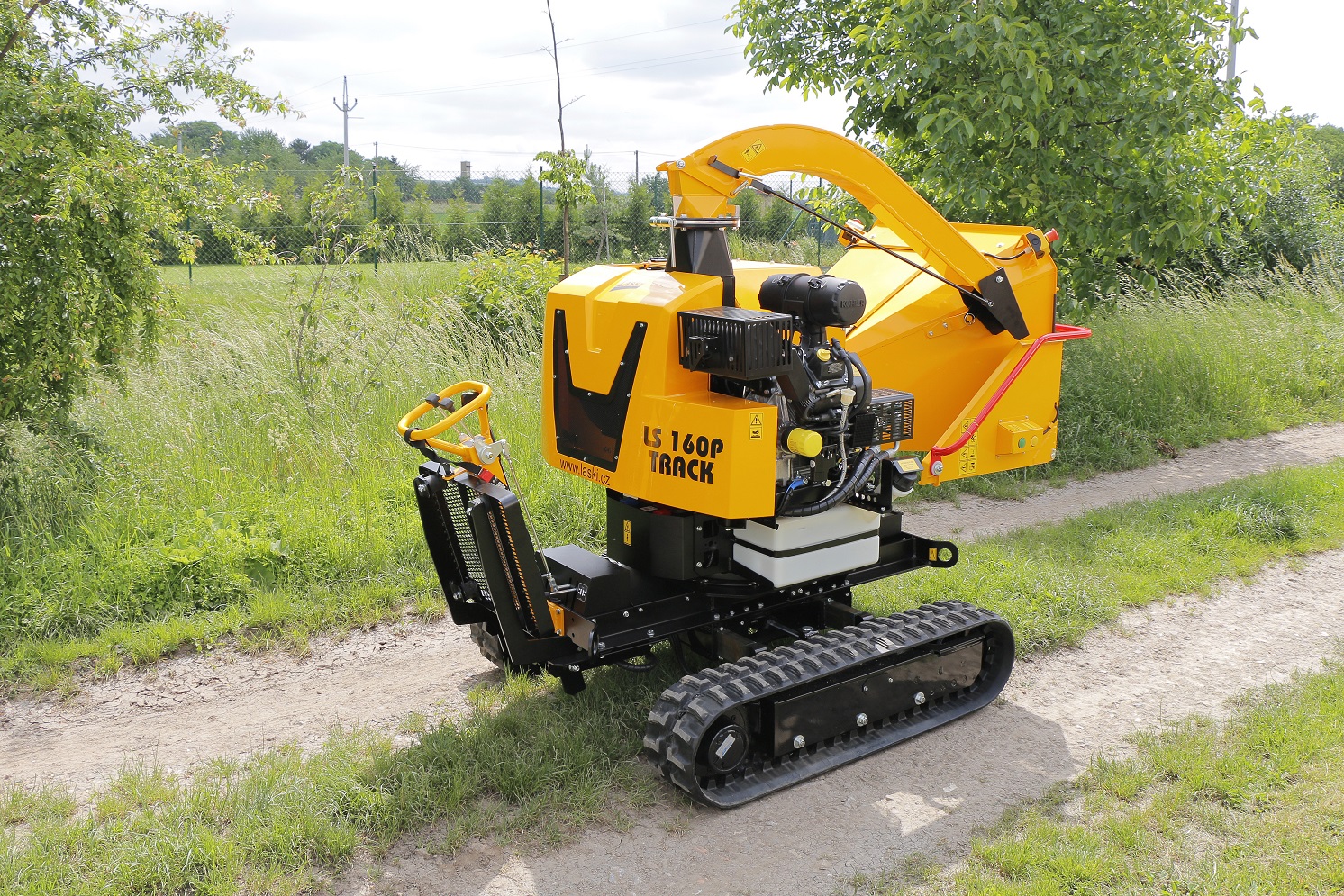 Powerful chipper on tracked chassis with petrol engine LS 160 P Track ...